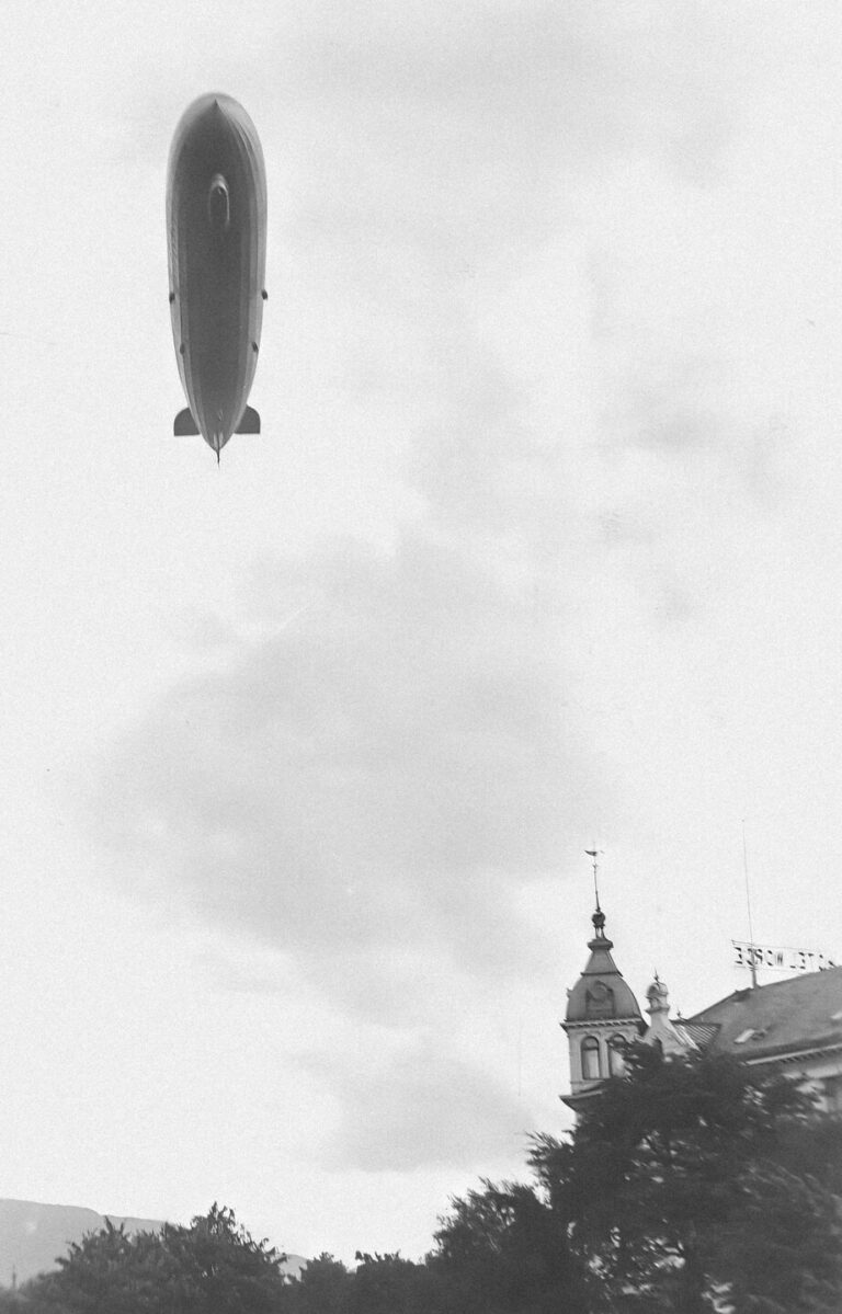Erlebnistipp Zeppelinflug am Bodensee - auf Zeitreise