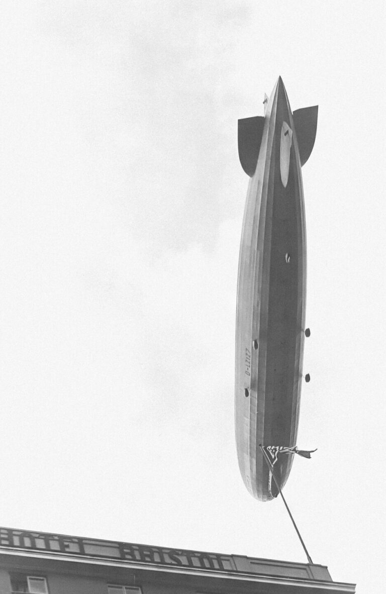 Erlebnistipp Zeppelinflug am Bodensee - auf Zeitreise